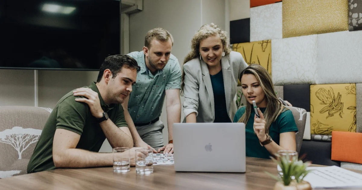 Die verband tussen kreatiwiteit en produktiwiteit